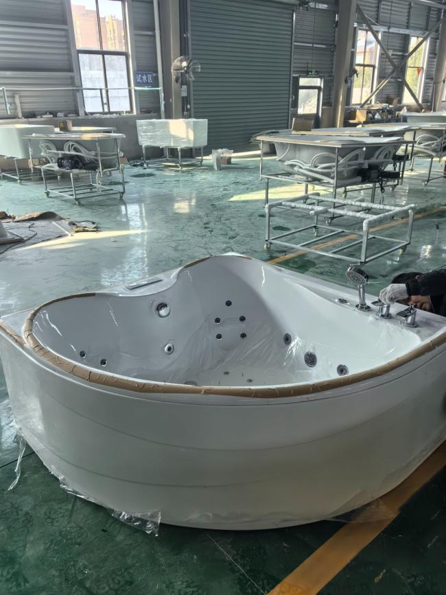 1500mm Corner Acrylic Whirlpool Massage Bathtub for 2 Person