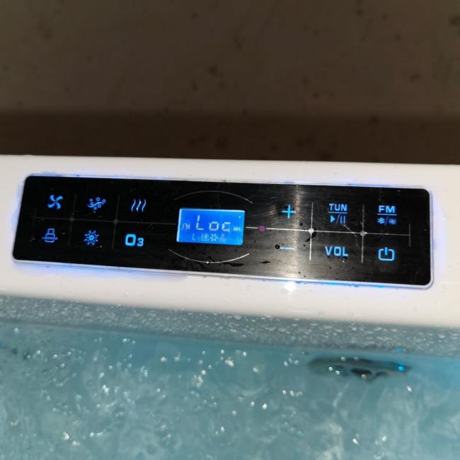 Freestanding SPA Bathtub with Massage Whirlpool Function Top Quality Standard