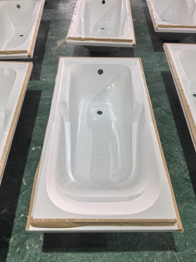 Built in Simple Acrylic Bathtub with 2PCS Handles 1700mm