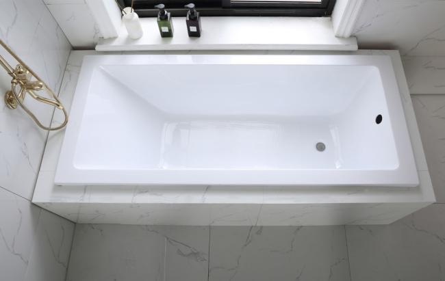 Typical Acrylic Drop in Bathtub Simple Built in Tub with or Without Antislip Design UK Standard