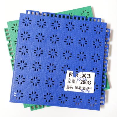 Cina 304.8*304.8*10mm Piastrelle in PP per campo da basket di badminton Pavimenti per palestra sportiva all'aperto in vendita