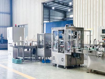 China 250-500ml Fully Automatic Small Bottle Filling Machine with SS304/SS316 Construction and 1000-2000 BPH Speed for sale