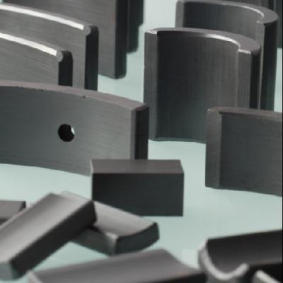 Cina Motore sinterizzato su ordinazione su misura del motorino del motociclo dell'automobile del magnete della ferrite del dispositivo d'avviamento in vendita
