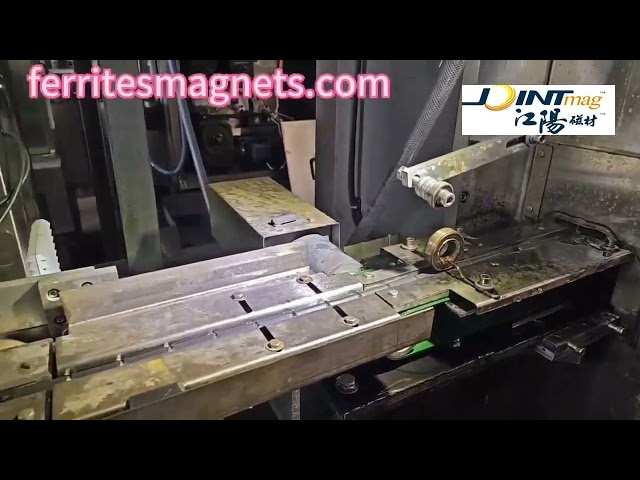 Parti di ferri-magneti a base di epossidi-industria ceramica