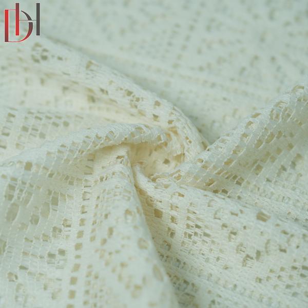 Quality Organic Yarn Dyed Jacquard Fabric Windproof Stain Resistant Lightweight Polyester Fabric for sale