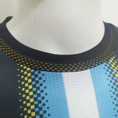 Cina Jersey durevole permeabile 100% del tessuto del poliestere di Team Jersey di calcio in vendita