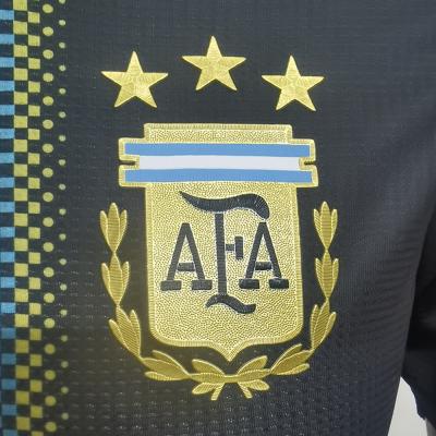 Cina Jersey durevole permeabile 100% del tessuto del poliestere di Team Jersey di calcio in vendita