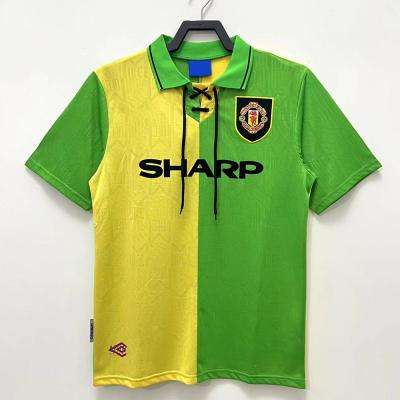 Het geelgroene Retro Seizoen van de Voetbaluitrustingen 1992-1993 van Voetbaljerseys Sneldrogende Uitstekende