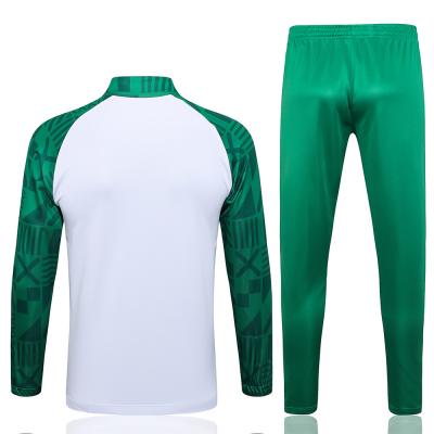Cina Tuta sportiva bianca verde di addestramento di calcio che forma Kit Set in vendita
