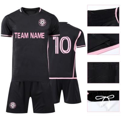 Cina Addestramento su ordinazione di concorso di calcio del calcio di produttore degli uomini su ordinazione neri di vendita di alta qualità uniforme del jersey 2324 in vendita