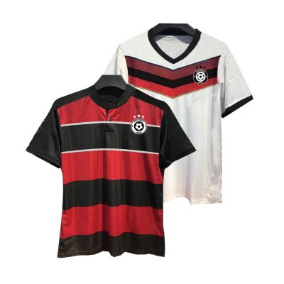 Cina Embrace Heritage Retro Team Jersey Timeless Style Old Season Soccer Jersey in vendita