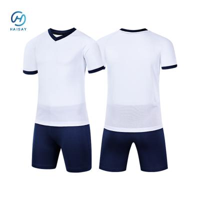 China Kit de futebol dinâmico personalizado com listras negras tinta resistente ao desbotamento à venda