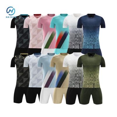 China Destaque no campo com kits dinâmicos de futebol à venda