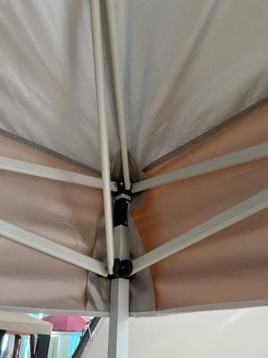 Cina Custom 3 * 3m pieghevole Heavy Duty Metal Frame Gazebos giardino con telaio in acciaio in vendita