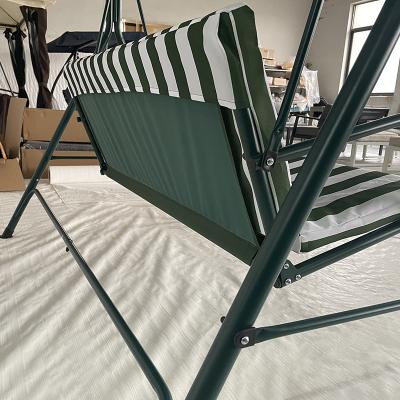 Cina Letto appeso all' aperto Moderno design Silla oscillante per 3 persone con tubo e tetto in acciaio in vendita