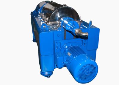 中国 2900RPM 530mm炭化タングステンのコンベヤーが付いている3段階のデカンターの遠心分離機 販売のため