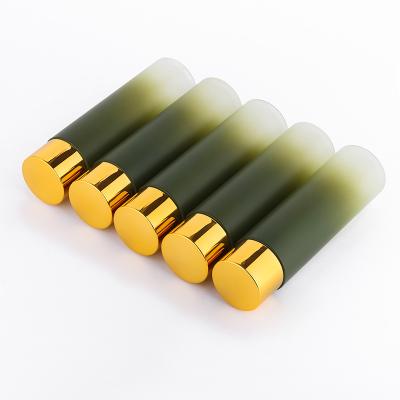 中国 スクリューキャップ付き150ml小さなグラデーショングリーンプラスチックスプレーボトル 販売のため