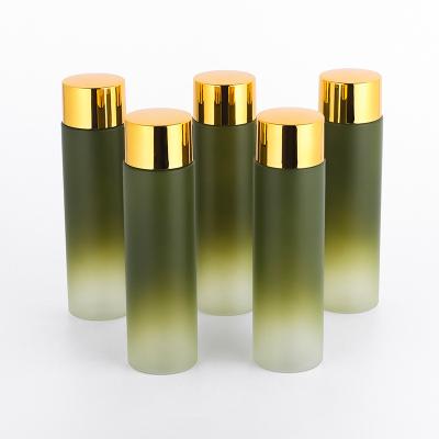 中国 スクリューキャップ付き150ml小さなグラデーショングリーンプラスチックスプレーボトル 販売のため