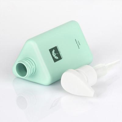Cina Dispenser di shampoo Bottiglia di PETG per lozione vuota colorata con pompa in vendita