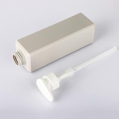 Cina Bottiglia cosmetica della lozione dell'ANIMALE DOMESTICO quadrato con la timbratura calda del cappuccio della pompa di stampa in vendita
