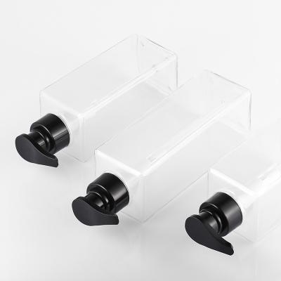Cina Chiare bottiglie di plastica riciclate della lozione del quadrato con la pompa 550ml di 44mm in vendita