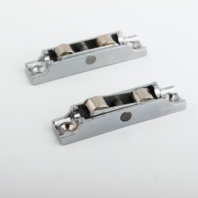 Cina Moderno design Doppia rulliera in lega di zinco con rulliera a scanalatura per finestre e porte scorrevoli in UPVC Lunghezza 68 mm in vendita