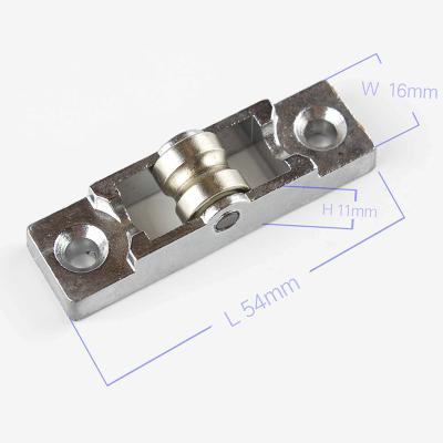 Cina Durabile 16 mm larghezza all' alloggio di zinco finestrino a singolo rullo ruota singola per stile di design moderno in vendita