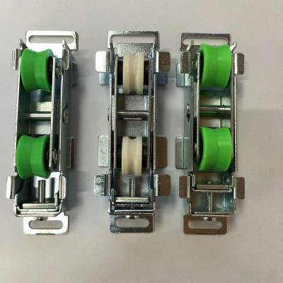 Cina Larghezza 32-55 mm Leggio di alluminio rivestito di zinco Porta scorrevole a rulli cuscinetto di ruota di nylon in vendita