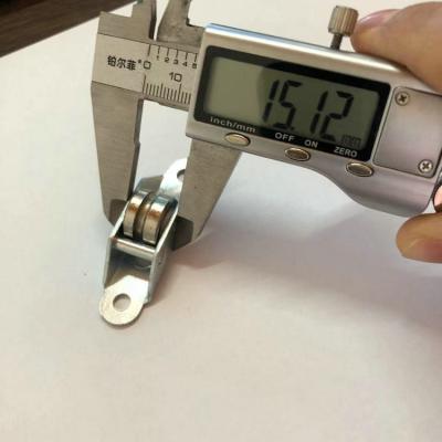 Cina 15 mm di larghezza ruota a rulli di nylon a scanalatura a singola scanalatura U per finestra scorrevole senza campione e telaio in acciaio in vendita