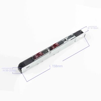Cina Roller a porta scorrevole a profilo UPVC regolabile da 12 mm con doppia puleggia in ottone in vendita