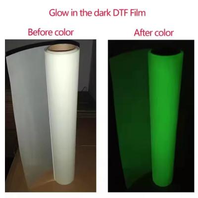 China Película de transferência de calor luminosa noctilucente de luz verde Película DTF PET brilhante no escuro para camisetas Impressão especial de logotipo for sale