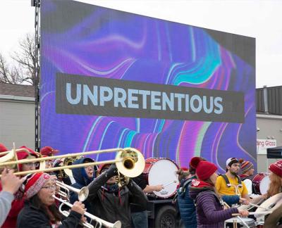 China Customizable Outdoor Rental LED Screen Display with 1R1G1B1W Pixel Combination for sale