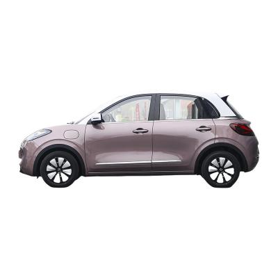 China Wuling Bingo 50kw poderoso mini carro 200km 4 lugares carro compacto rosa à venda