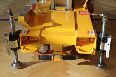 China Easy Loading Vertical One Person Lift , 7.6 M Platform Height Hydraulic Aerial Lift for sale