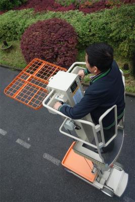 China Premium Quality Durable Vertical Mast Self Propelled Aerial Man Lift Electric Order Picker for sale