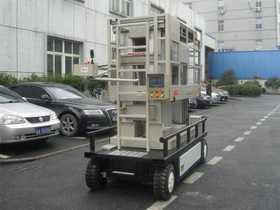 Cina Caricamento automotore dell'interno/all'aperto della piattaforma di lavoro aereo 10m 300kg per due persone in vendita