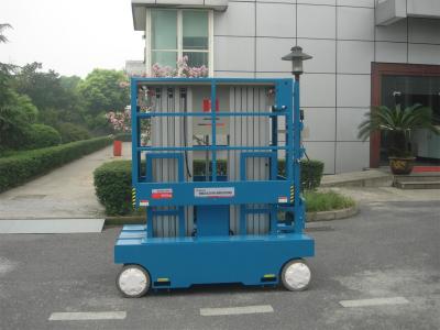 Cina 10 m auto-propulsione elettrica di alluminio manlift verticale a doppio albero di sollevamento piattaforma di sollevamento verticale piattaforma di lavoro aerea in vendita