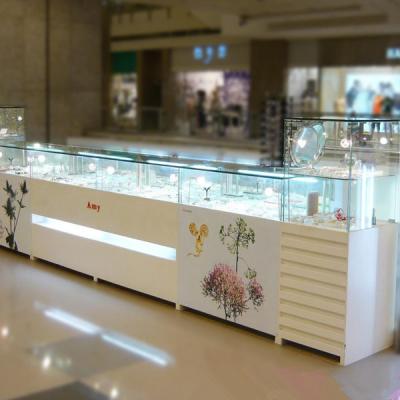 China quarter-vision corner jewelry showcase with LED lights for sale