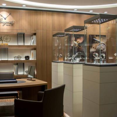 China Wooden Jewelry Display Stand For Jewelry Store for sale