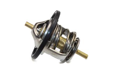 Cina Durabile ISUZU 700P 4HK1 4HE1 4HF1 Termostato 82~C 8973007900 8973007892 in vendita