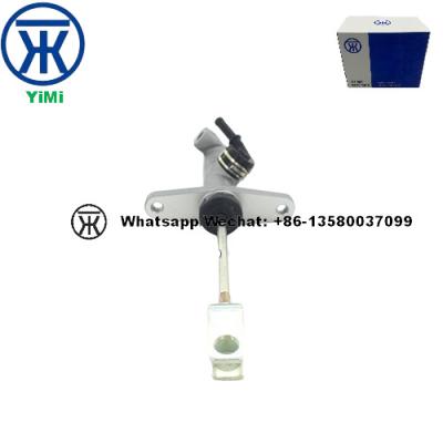 Cina ISUZU 700P 4HK1 NQR75 Clutch Master Cylinder 8980253120 8981176420 in vendita