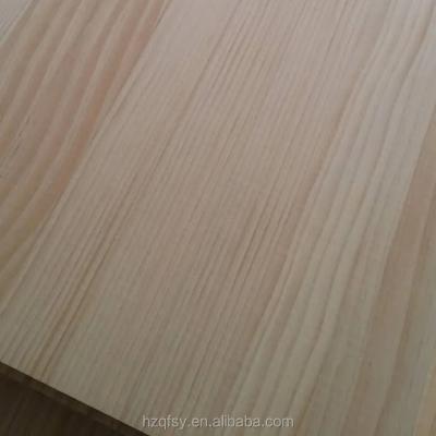 Cina Tavola di legno di pino per officina Tavola di pino solida personalizzabile con densità 480-550 kg/m3 in vendita