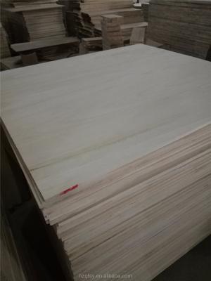Cina Tavole di paolownia in legno massello con 2440x1220 o 1200x600 o specifiche personalizzate in vendita