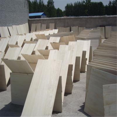 Cina Pannello di legno massello di grado BB di legno di paolownia con giunzione a dito con superficie liscia in vendita