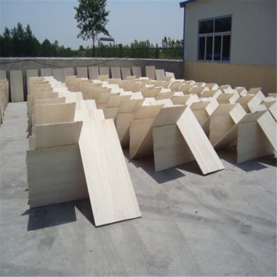 Cina Pannello di legno massello di grado BB di legno di paolownia con giunzione a dito con superficie liscia in vendita