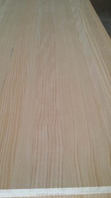 Cina Tavola di legno di pino massello personalizzabile con tenore di umidità 8-12% e consistenza naturale in vendita