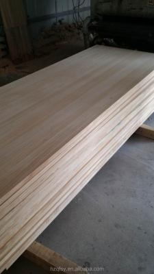 Cina Tavola di legno di pino massello personalizzabile con tenore di umidità 8-12% e consistenza naturale in vendita