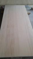 China Customizable Solid Pine Wood Board with Moisture Content 8-12% and Natural Texture for sale