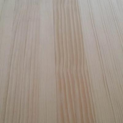 Cina Contenuto di umidità 8-12% Tavola di legno fuso di pino per costruzioni solide e durevoli in vendita