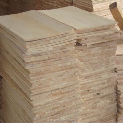 Cina Legno massello Legno di paolonia in 1220*2240mm Dimensione e densità 300-310kg/m3 in vendita